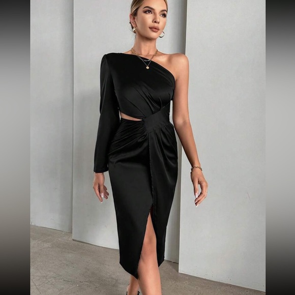 Rebellious Rose | Dresses | One Shoulder Cut Out Waist Ruched Split ...